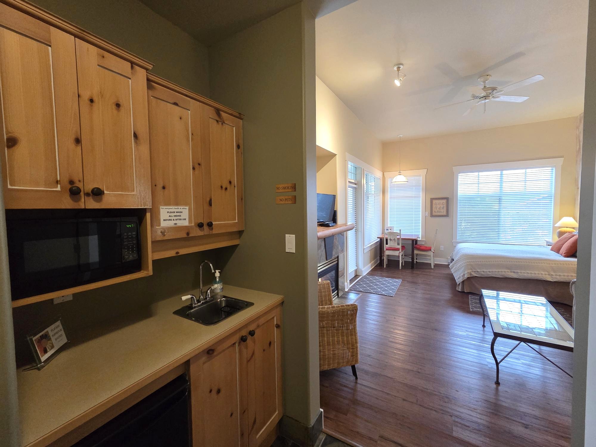 Kitchenette-2025 – Craig Bay